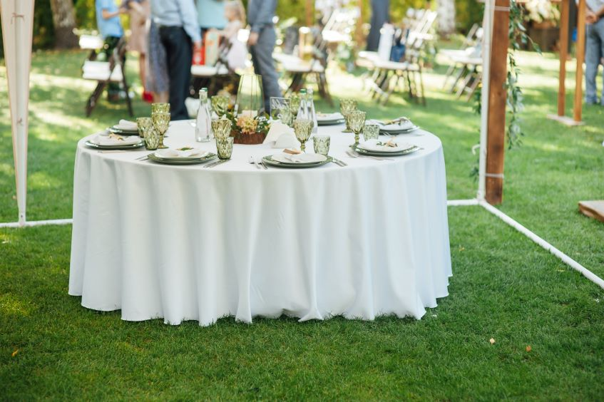How to Maximize White Round Tablecloths for Events– CV Linens