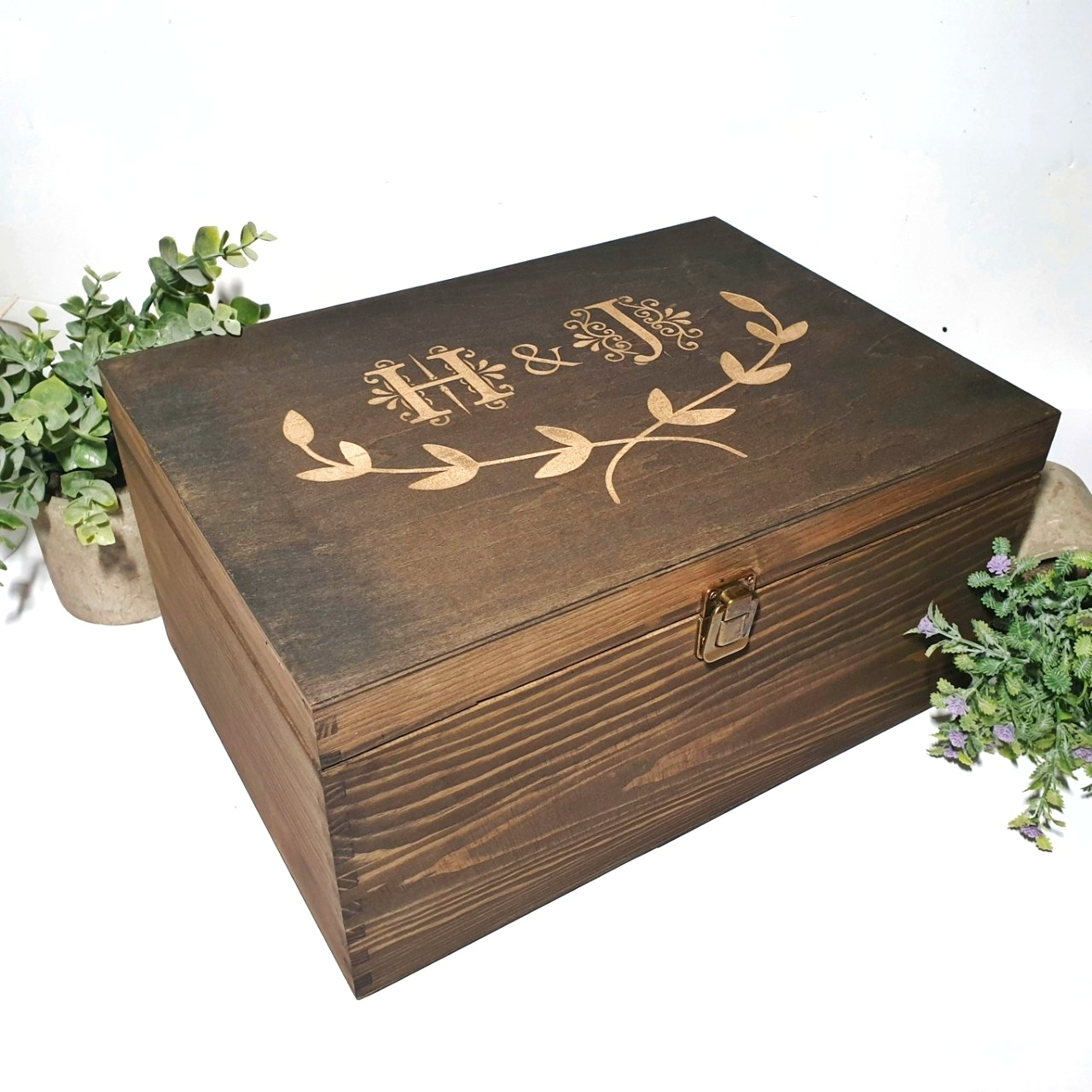 A Gift He'll Never Forget: The Perfect Wedding Memory Box from Bride t ...