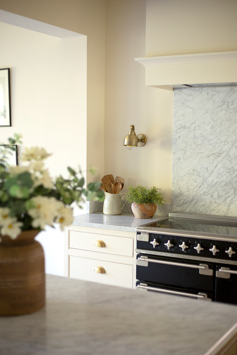 Step Inside Hannah's Arts and Crafts Kitchen with Versailles Limestone ...